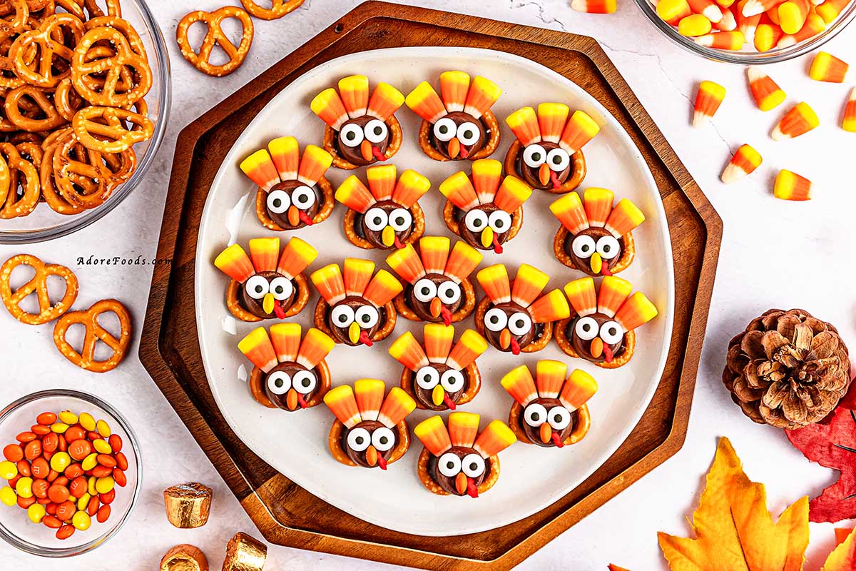 Rolo pretzel turkeys (Easy Thanksgiving Treats) – Adore Foods